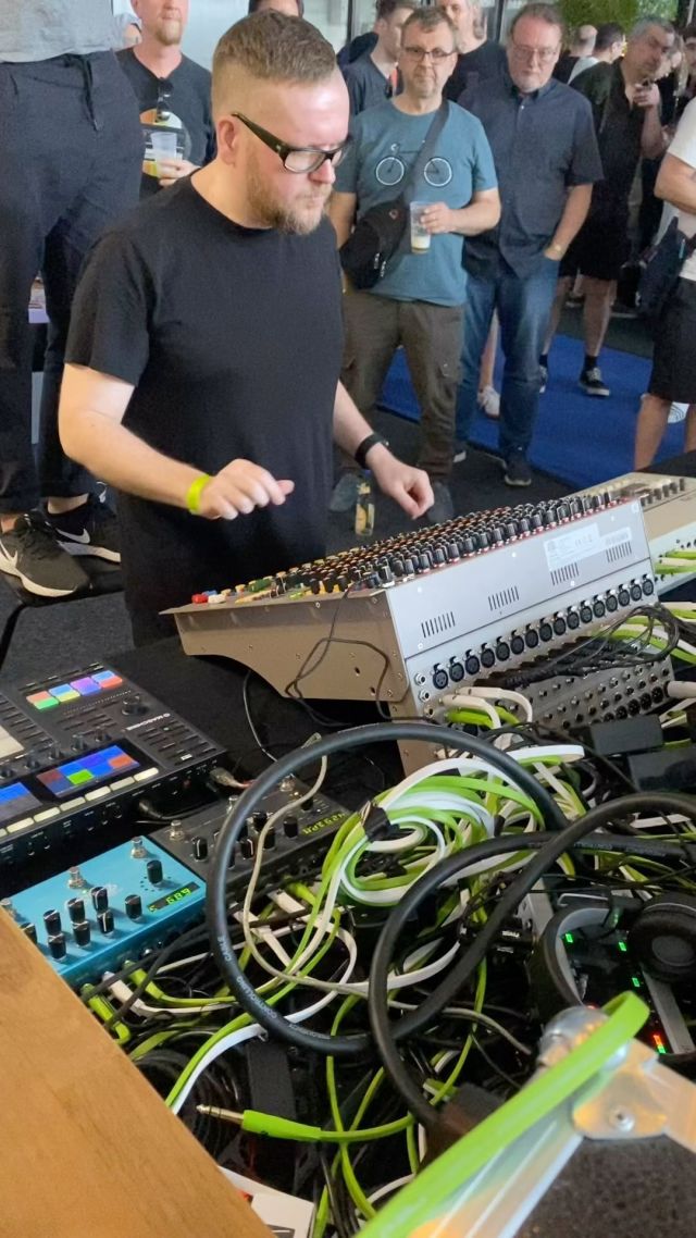 ENGLISH - NEO created by OYAIDE Elec.